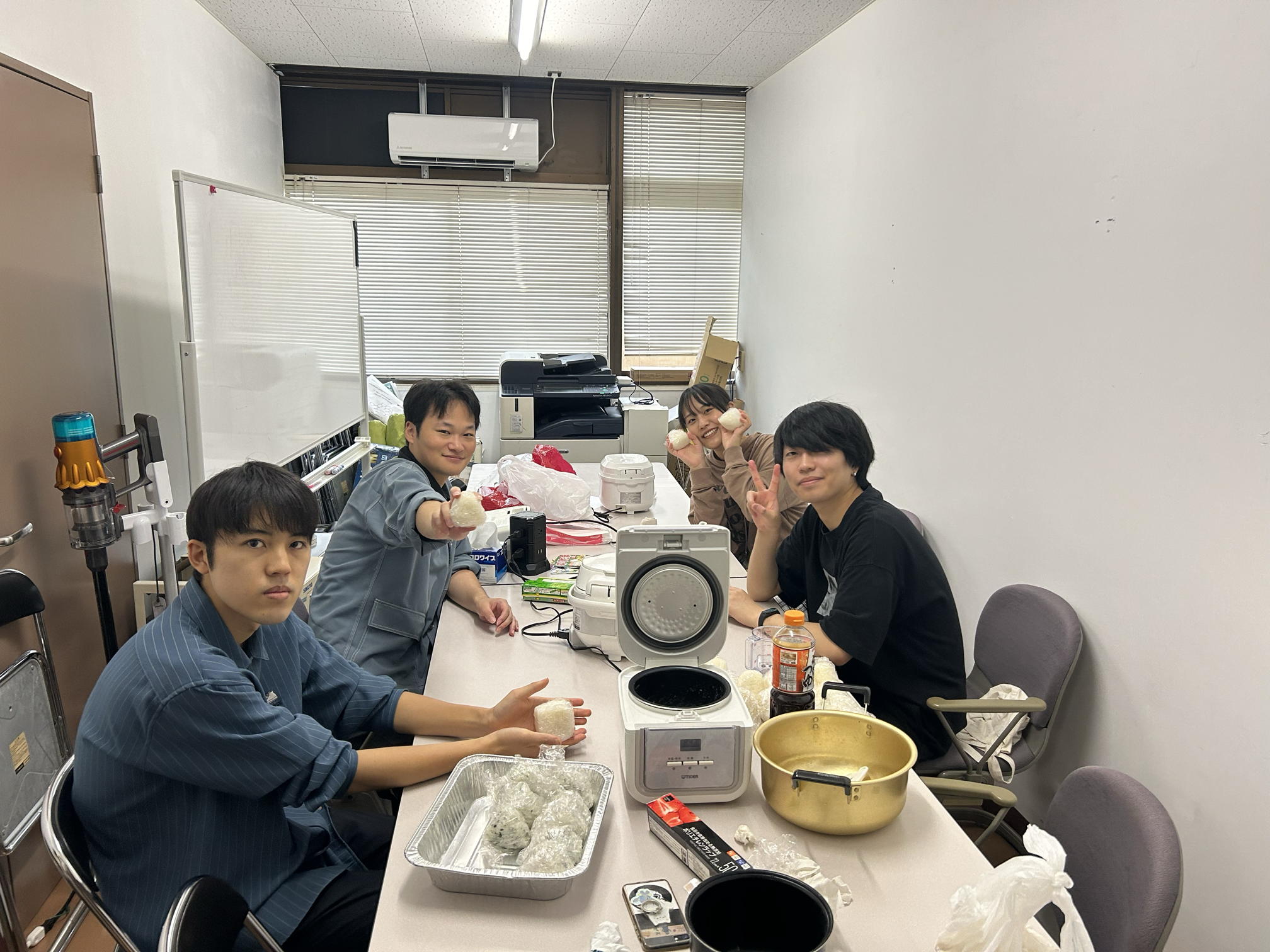 3年生歓迎会。 – 東北⼤学⼤学院薬学研究科_浅井研究室